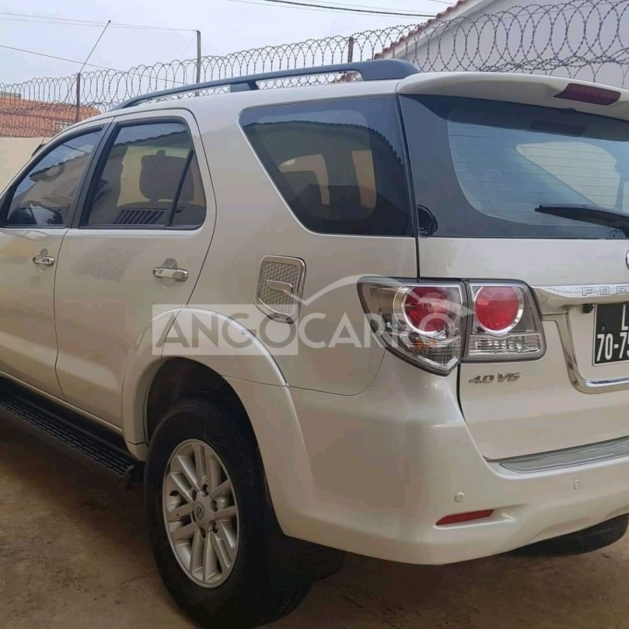 Toyota Fortuner 2020 (Gasolina) - Angocarro