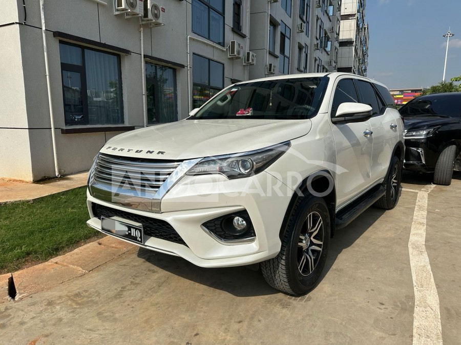 Toyota Fortuner 2020 (Gasolina) - Angocarro