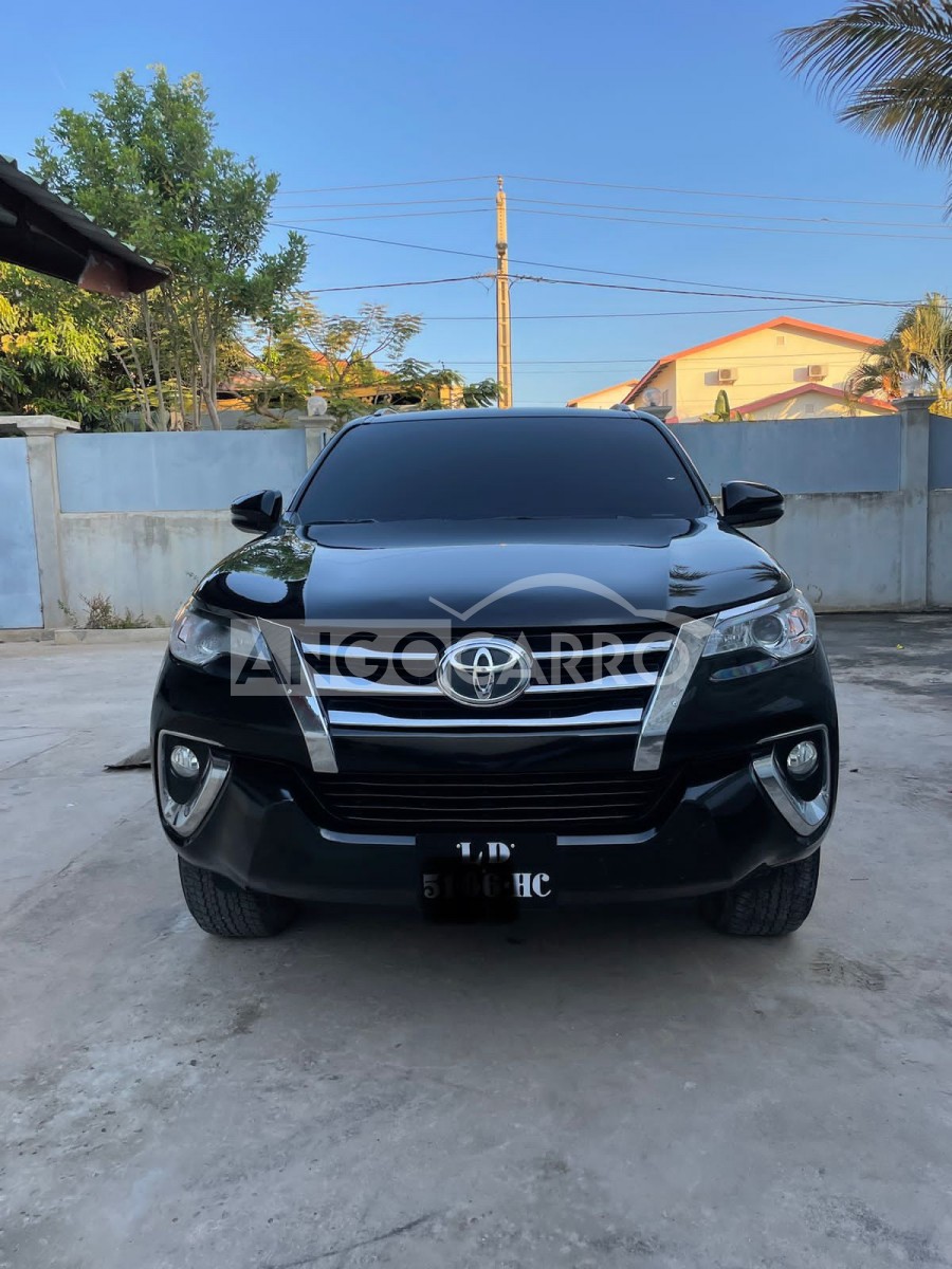 Toyota Fortuner 2020 (Gasolina) - Angocarro