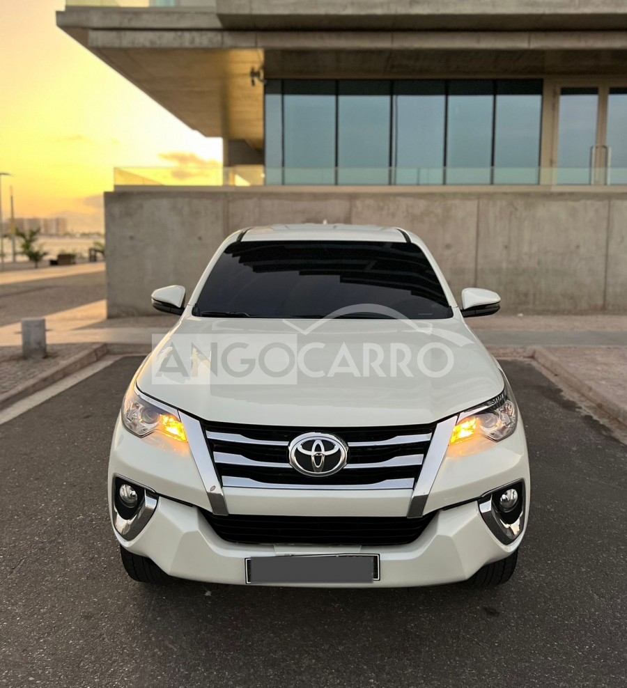 Toyota Fortuner 2020 (Gasolina) - Angocarro