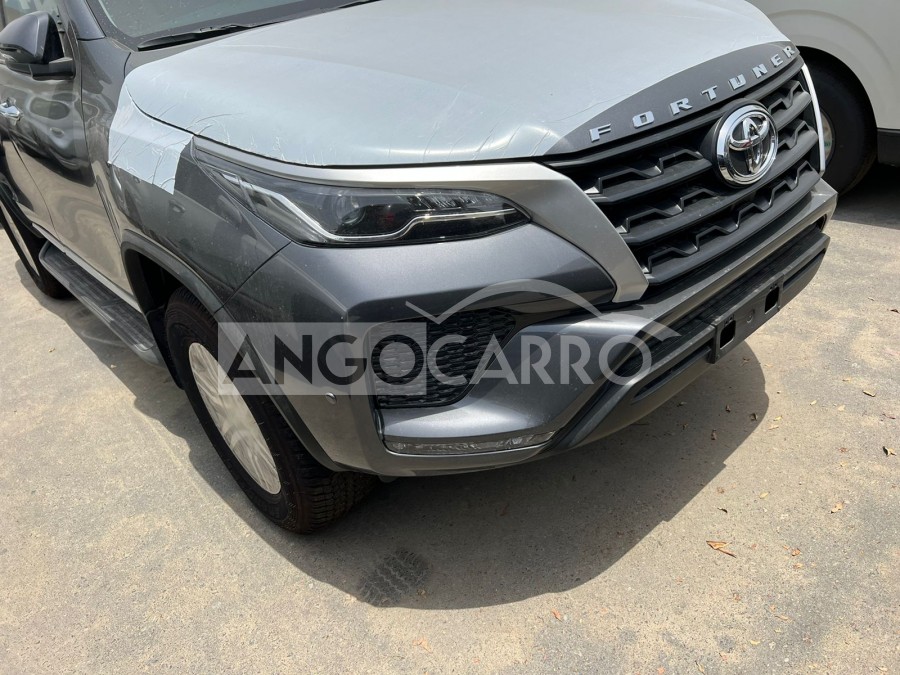 Toyota Fortuner 2022 (Gasolina) - Angocarro