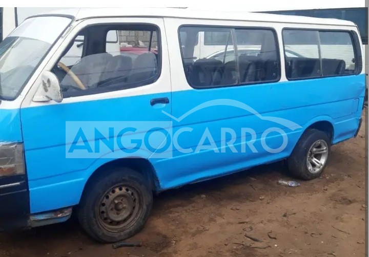 Toyota Hiace 2006 (Diesel) - Angocarro