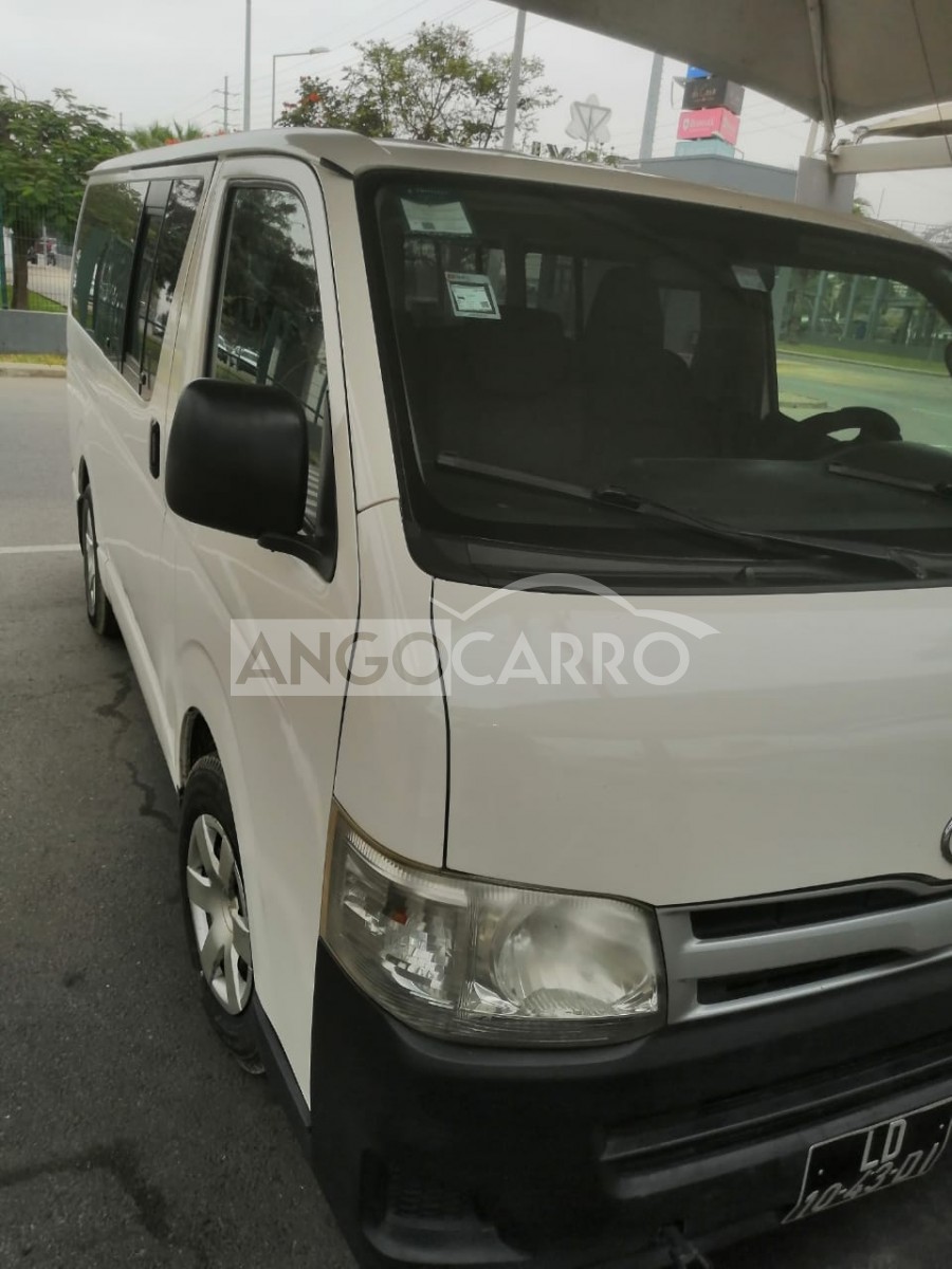 Toyota Hiace 2013 (Diesel) - Angocarro