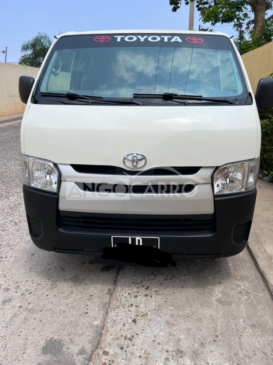 Toyota Hiace 2014 (Gasolina) - Angocarro