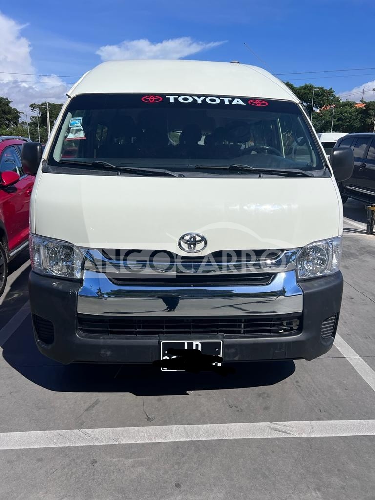 Toyota Hiace 2014 (Diesel) - Angocarro