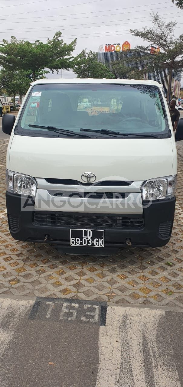 Toyota Hiace 2015 (Gasolina) - Angocarro