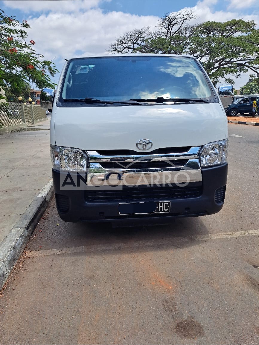 Toyota Hiace 2016 (Gasolina) - Angocarro