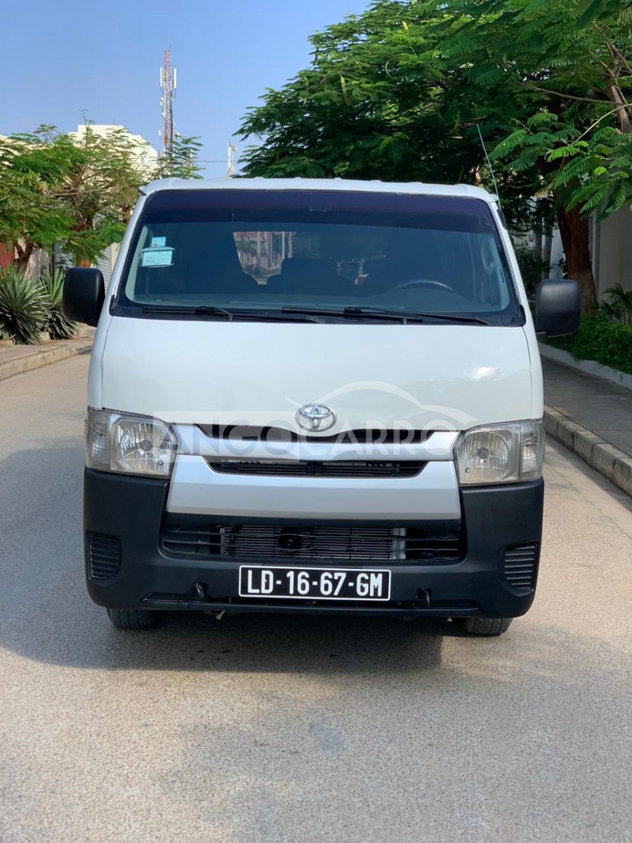 Toyota Hiace 2017 (Gasolina) - Angocarro
