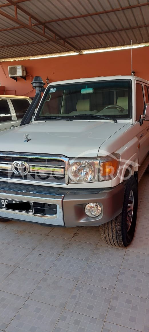 Toyota HZ 2014 (Diesel) - Angocarro