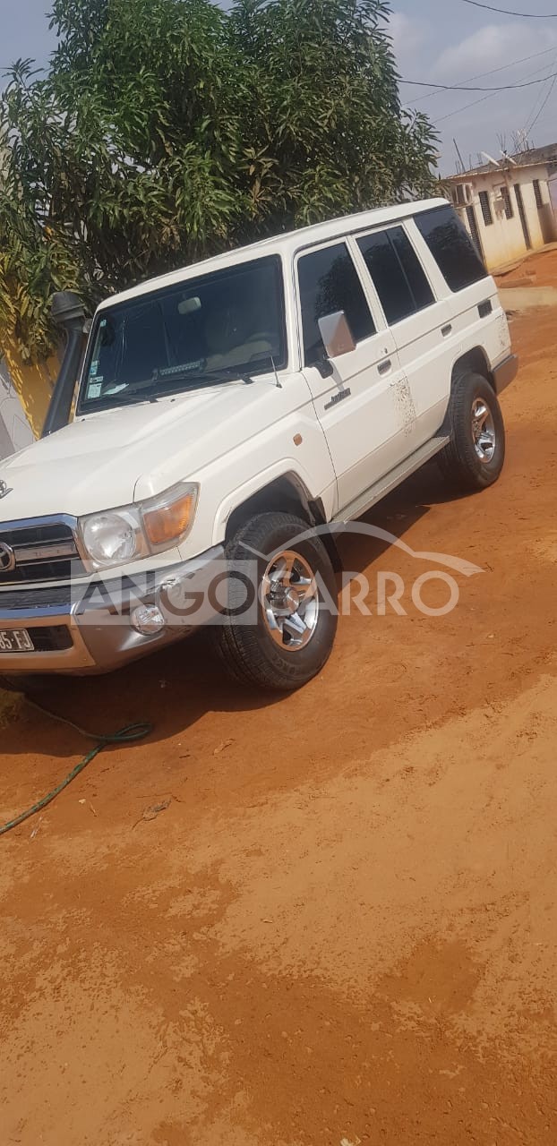 Toyota HZ 2015 (Diesel) - Angocarro