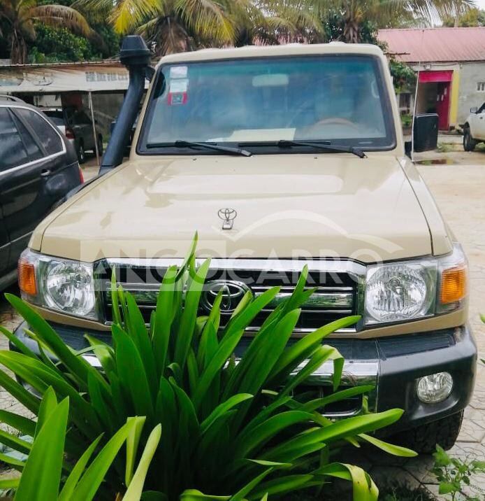 Toyota HZ 2016 (Diesel) - Angocarro