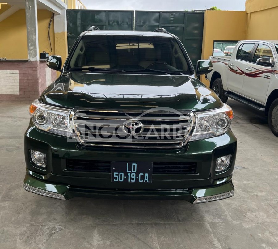 Toyota Land Cruiser 2010 (Gasolina) - Angocarro