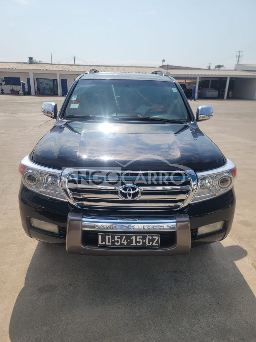 Toyota Land Cruiser 2010 (Gasolina) - Angocarro