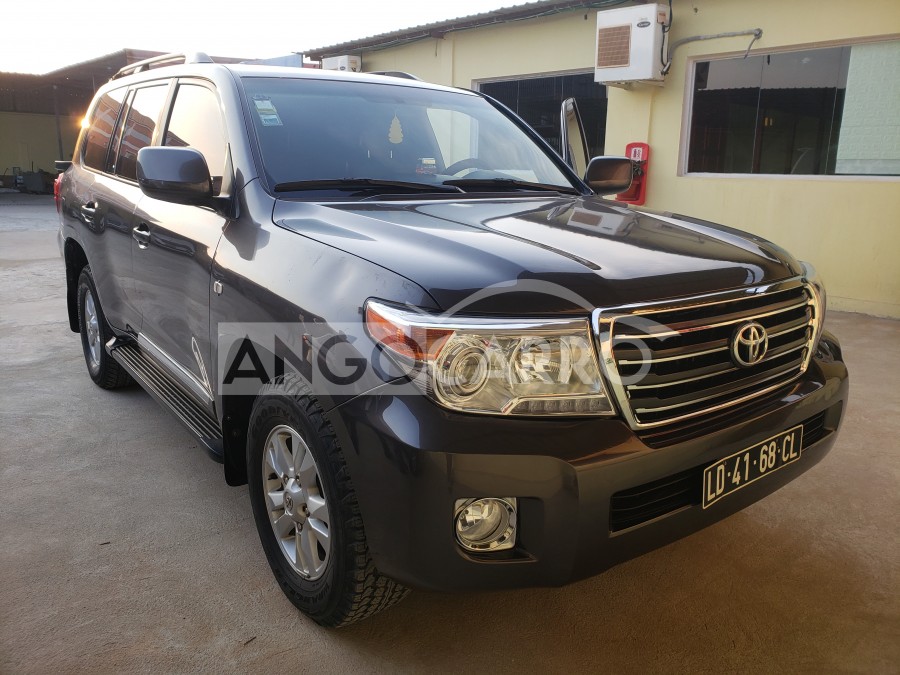 Toyota Land Cruiser 2010 (Diesel) - Angocarro
