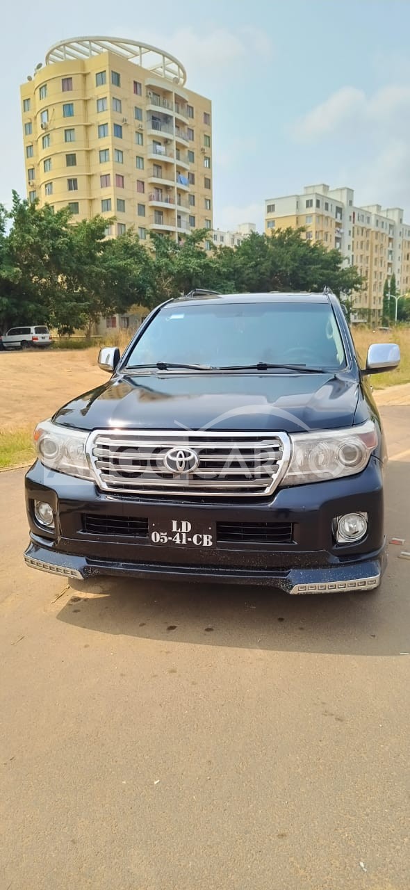 Toyota Land Cruiser 2010 (Gasolina) - Angocarro
