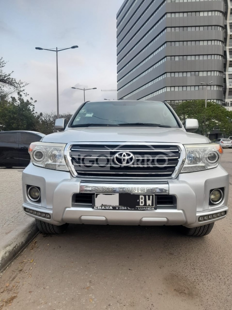 Toyota Land Cruiser 2011 (Diesel) - Angocarro