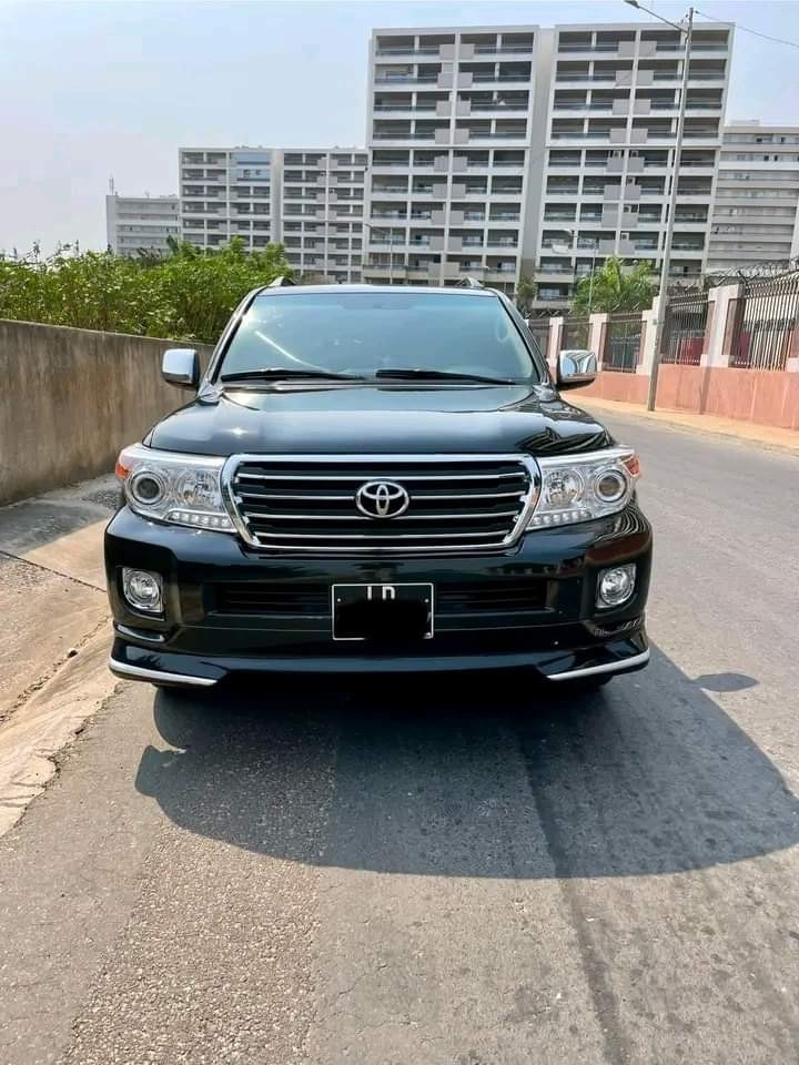 Toyota Land Cruiser 2011 (Gasolina) - Angocarro