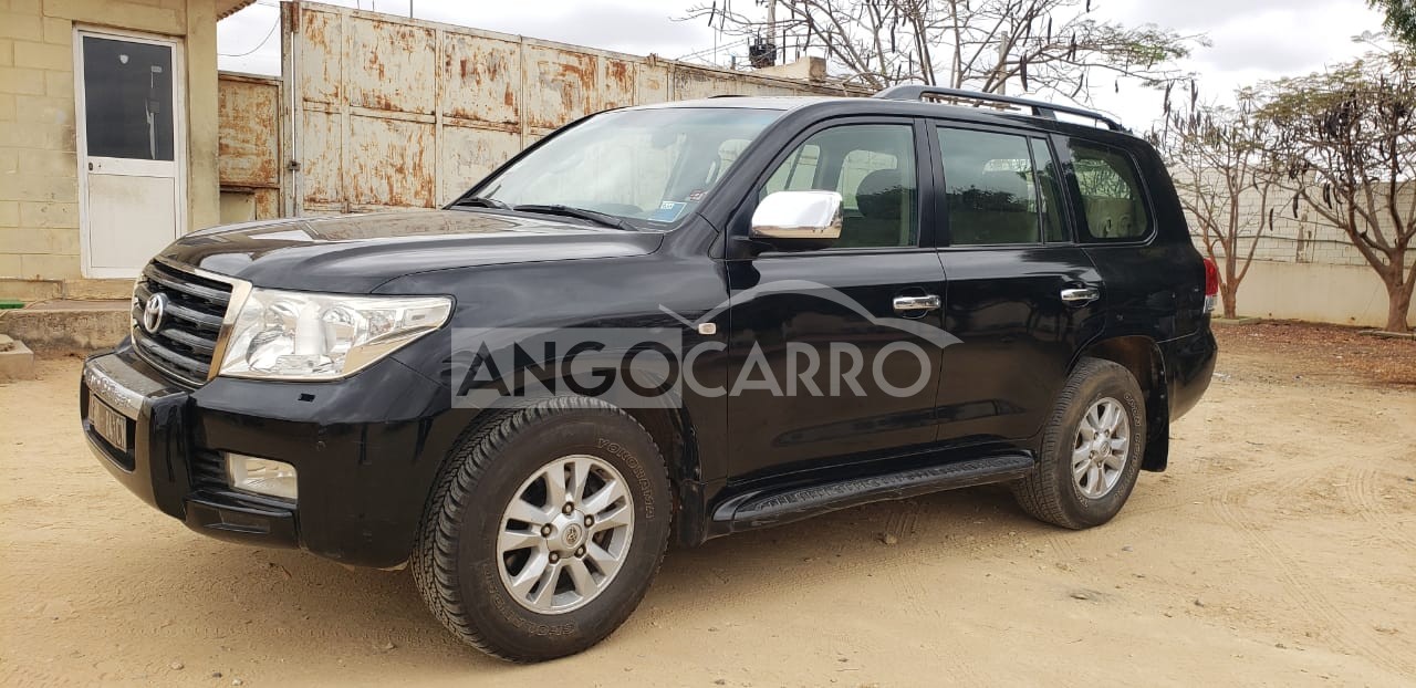 Toyota Land Cruiser 2013 (Diesel) - Angocarro
