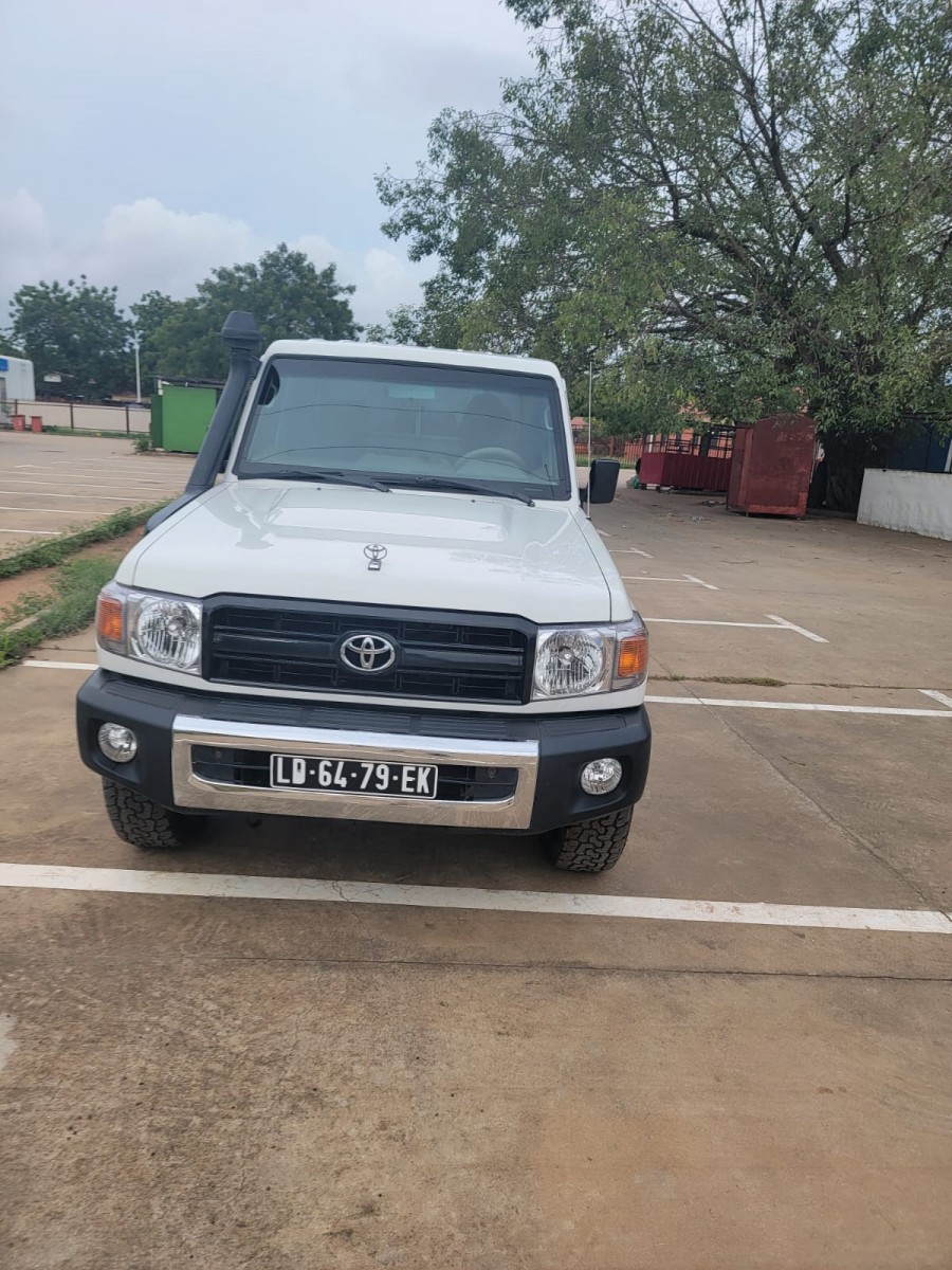 Toyota HZ 2013 (Diesel) - Angocarro