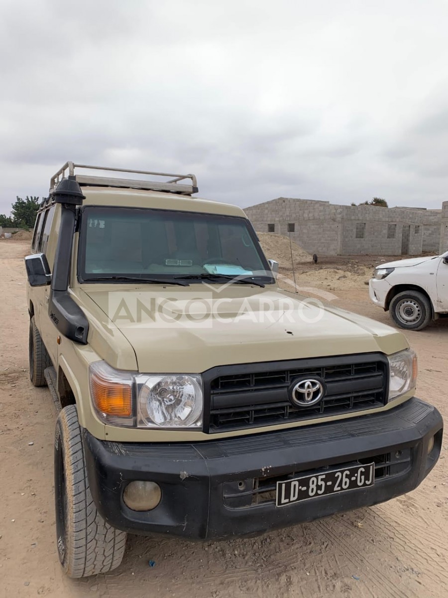 Toyota HZ 2015 (Diesel) - Angocarro