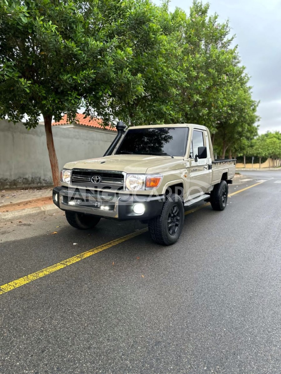 Toyota Land Cruiser 2020 (Diesel) - Angocarro