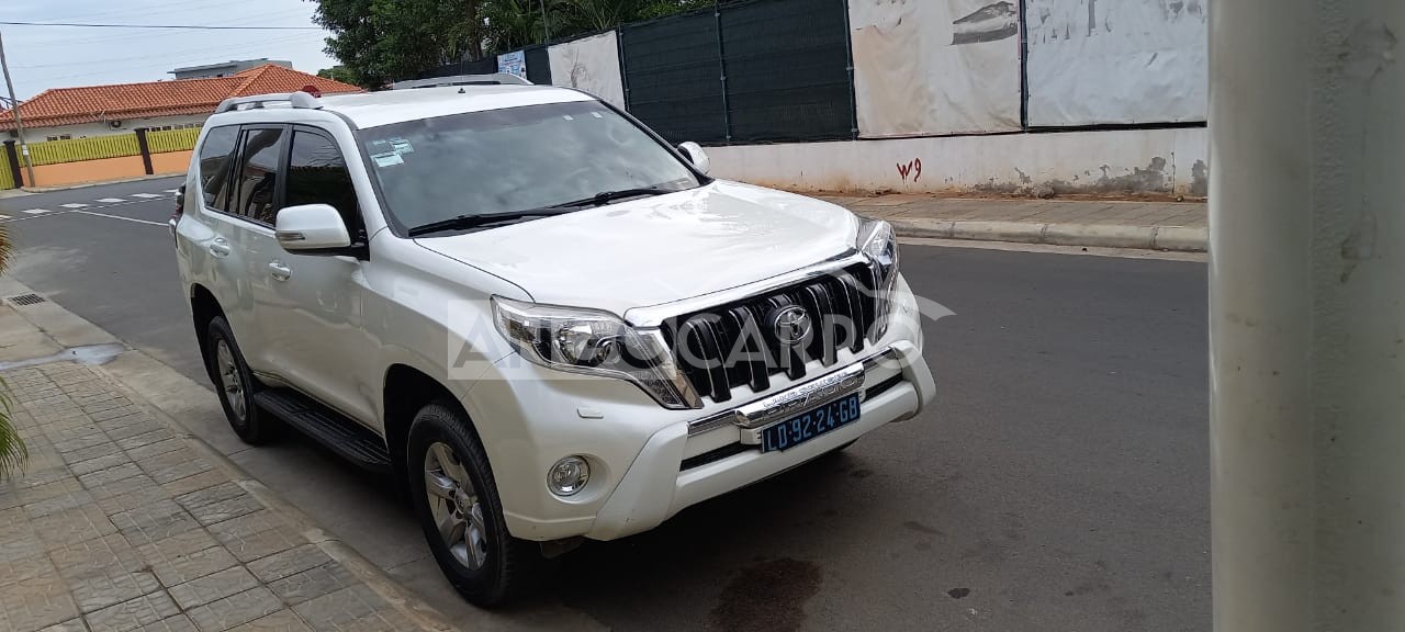 Toyota Land Cruiser Cygnus 2015 (Gasolina) - Angocarro