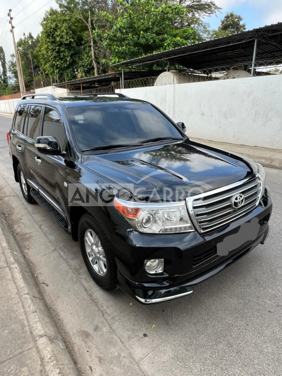 Toyota Land Cruiser 2011 (Gasolina) - Angocarro