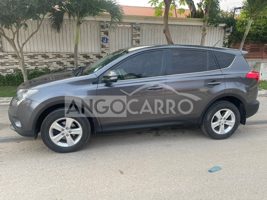 Toyota RAV4 2015 (Gasolina) - Angocarro