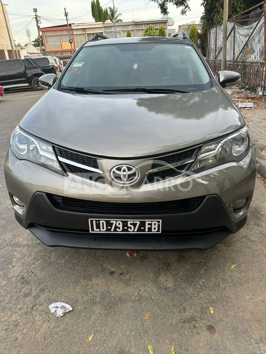 Toyota RAV4 2015 (Gasolina) - Angocarro