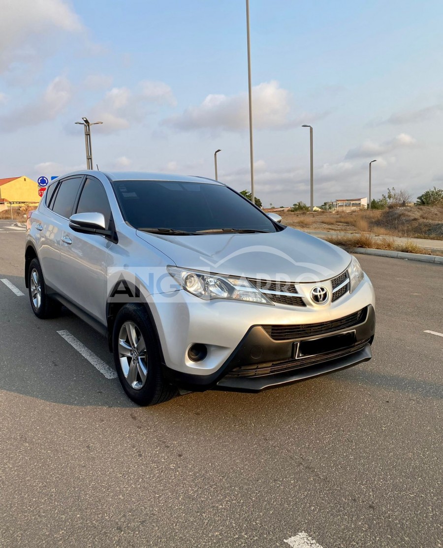 Toyota RAV4 2016 (Gasolina) - Angocarro