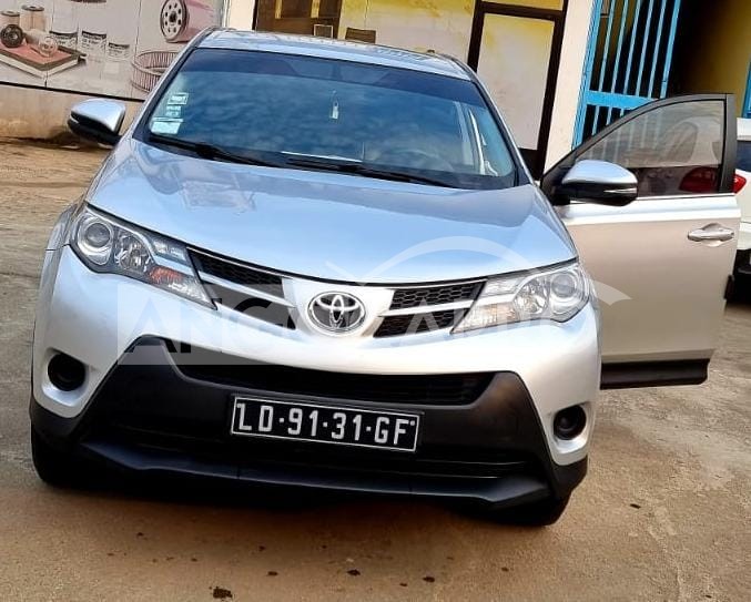 Toyota RAV4 J 2016 (Gasolina) - Angocarro