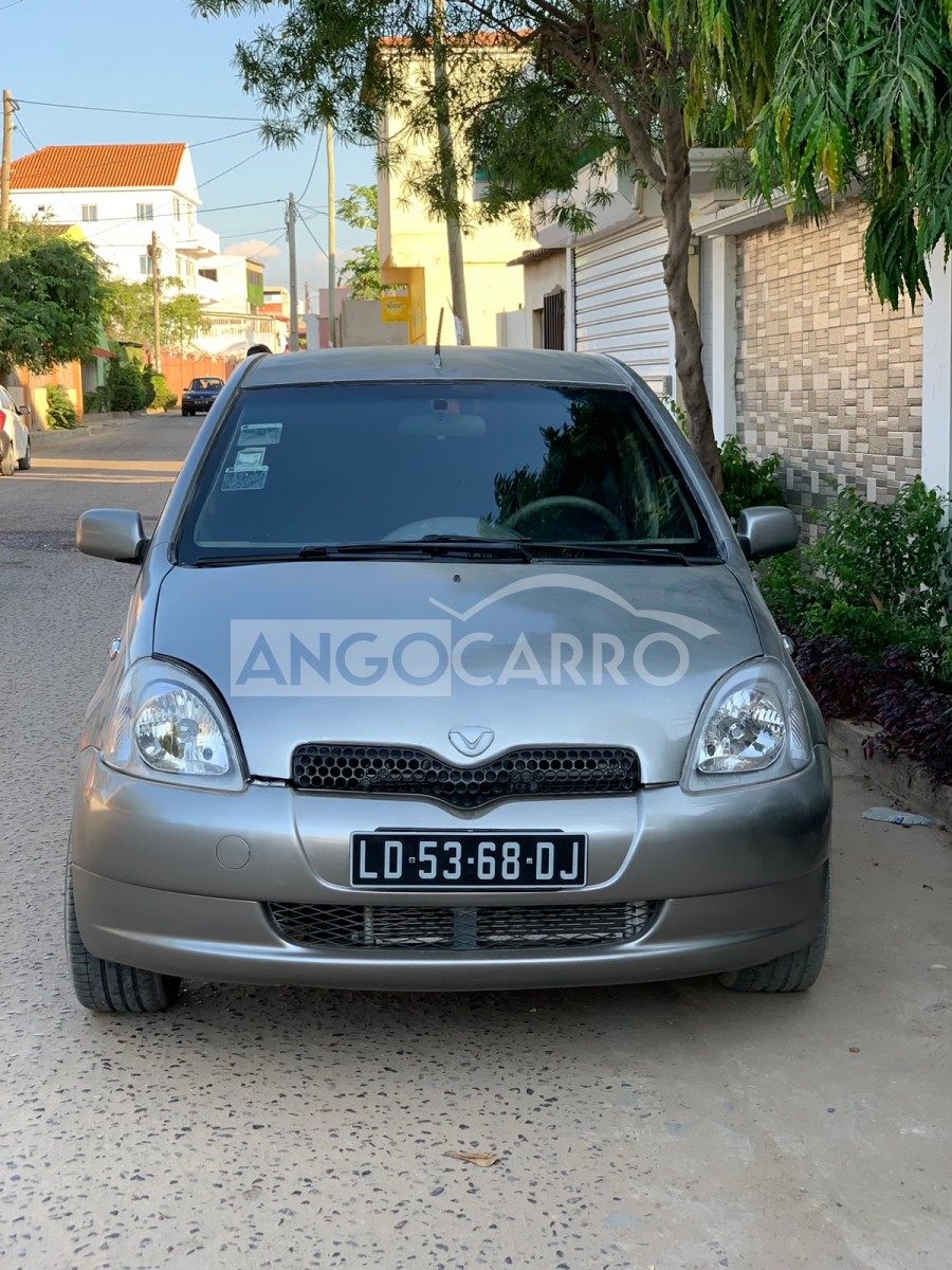 Toyota Vitz 2012 (Gasolina) - Angocarro