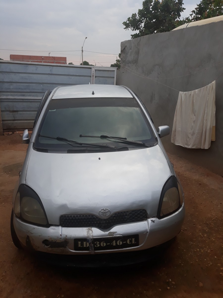 Toyota Vitz 99 (Gasolina) - Angocarro