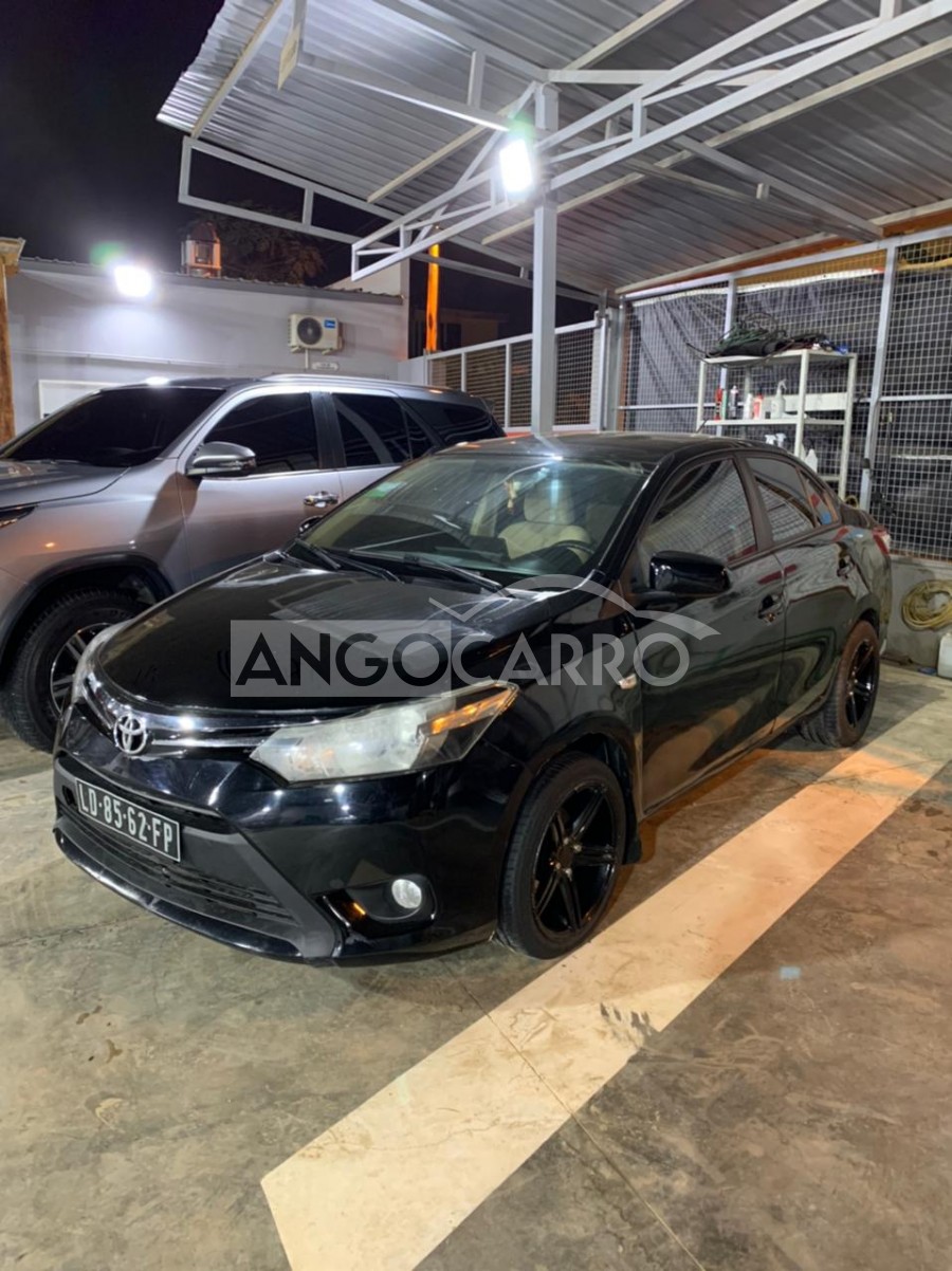 Toyota Yaris 2015 (Gasolina) - Angocarro