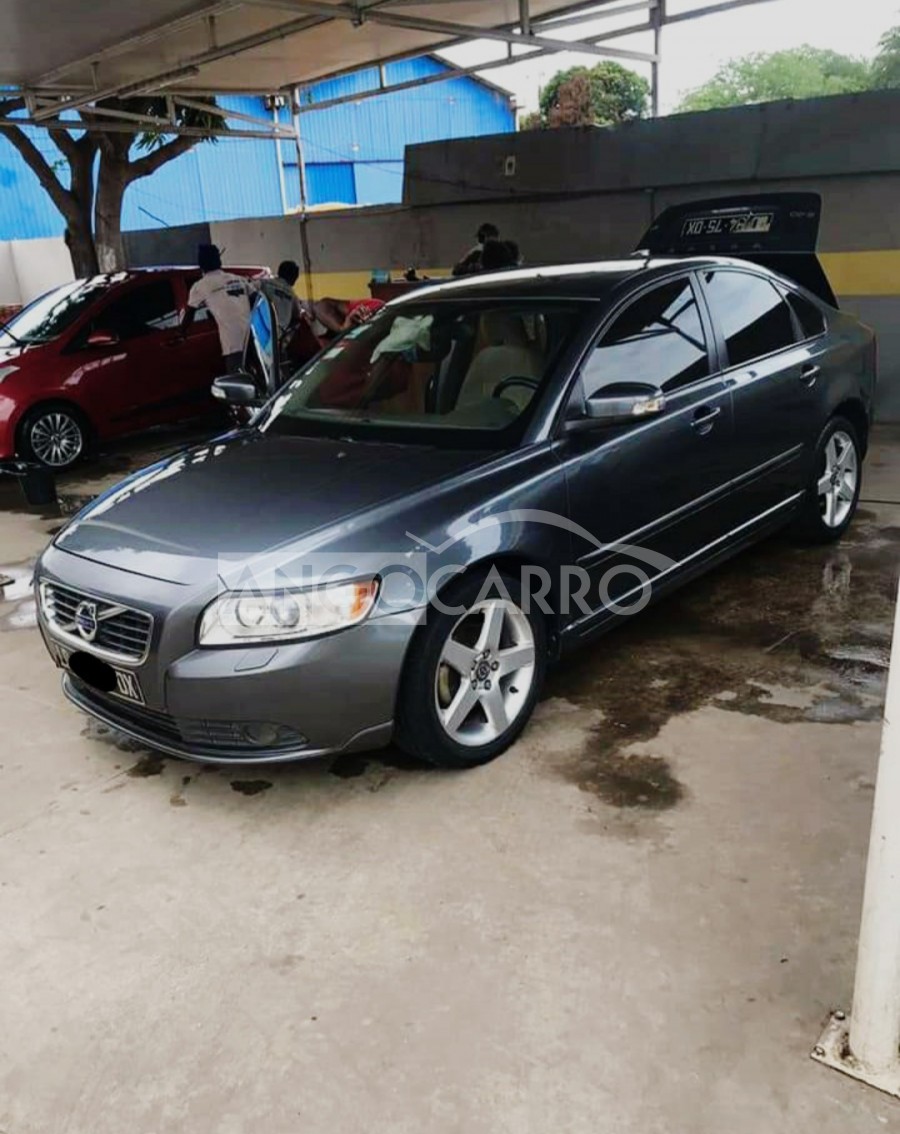 Volvo S40 2011 (Gasolina) - Angocarro