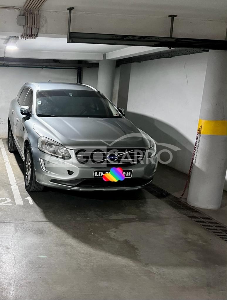 Volvo XC60 T5 Momentum 2014 (Gasolina) - Angocarro